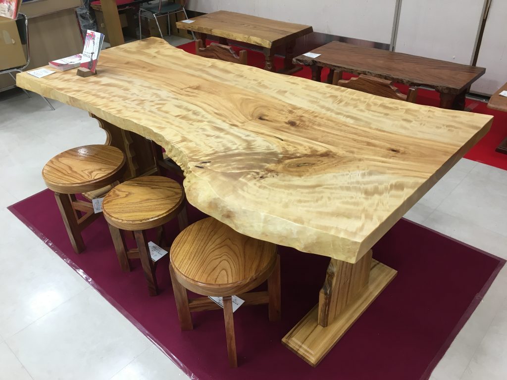 » DA729E4B-3FB9-45E5-A8A0-B340A4AF1D1E